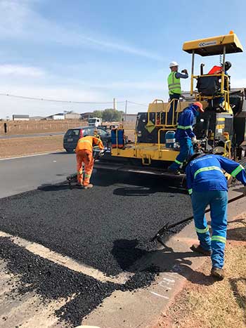 Dow inaugura primeiro trecho de estrada brasileira pavimentada